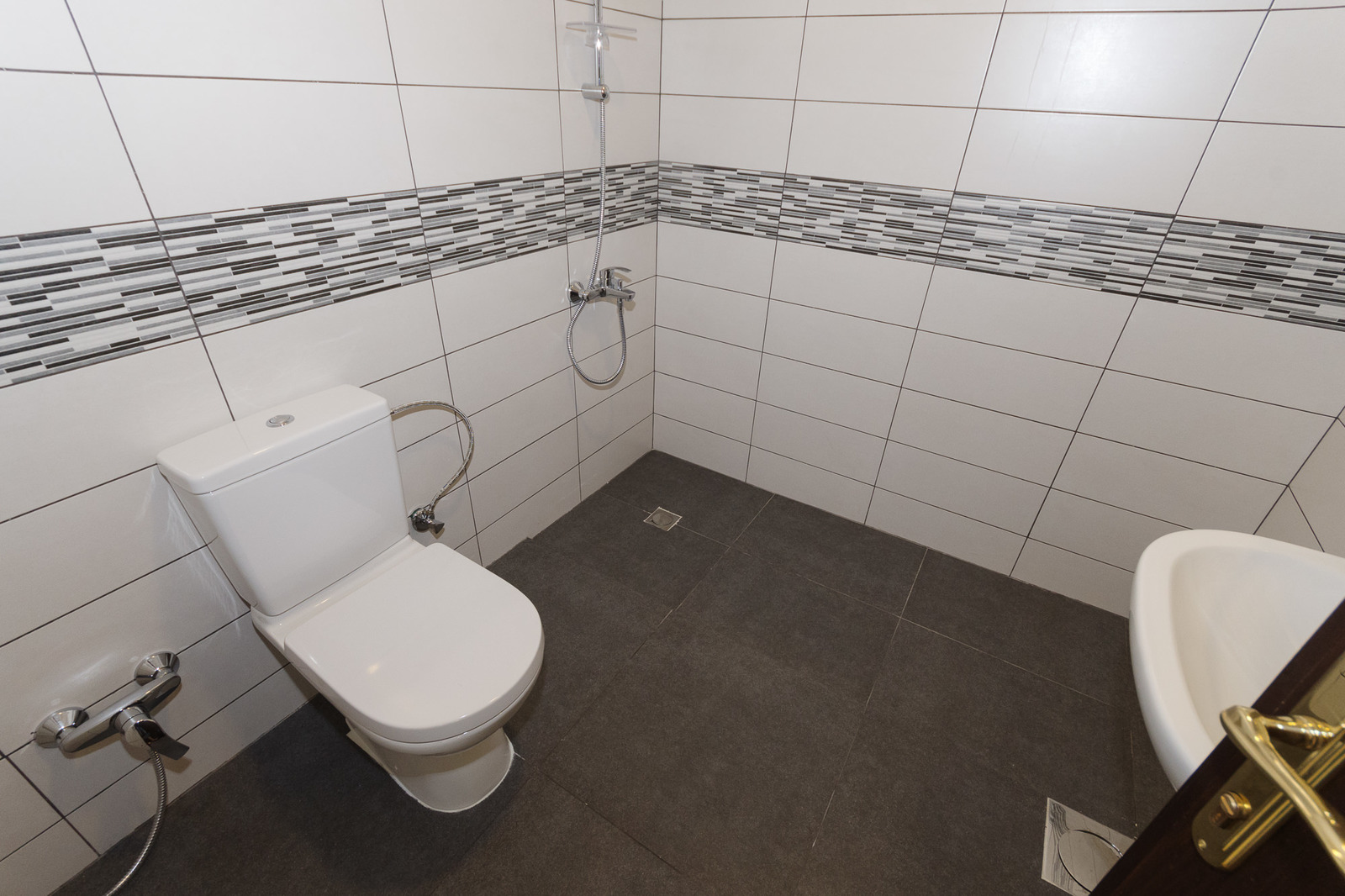 Funaitees - modern, unfurnished three bedroom apartment Horizon Q8 ...