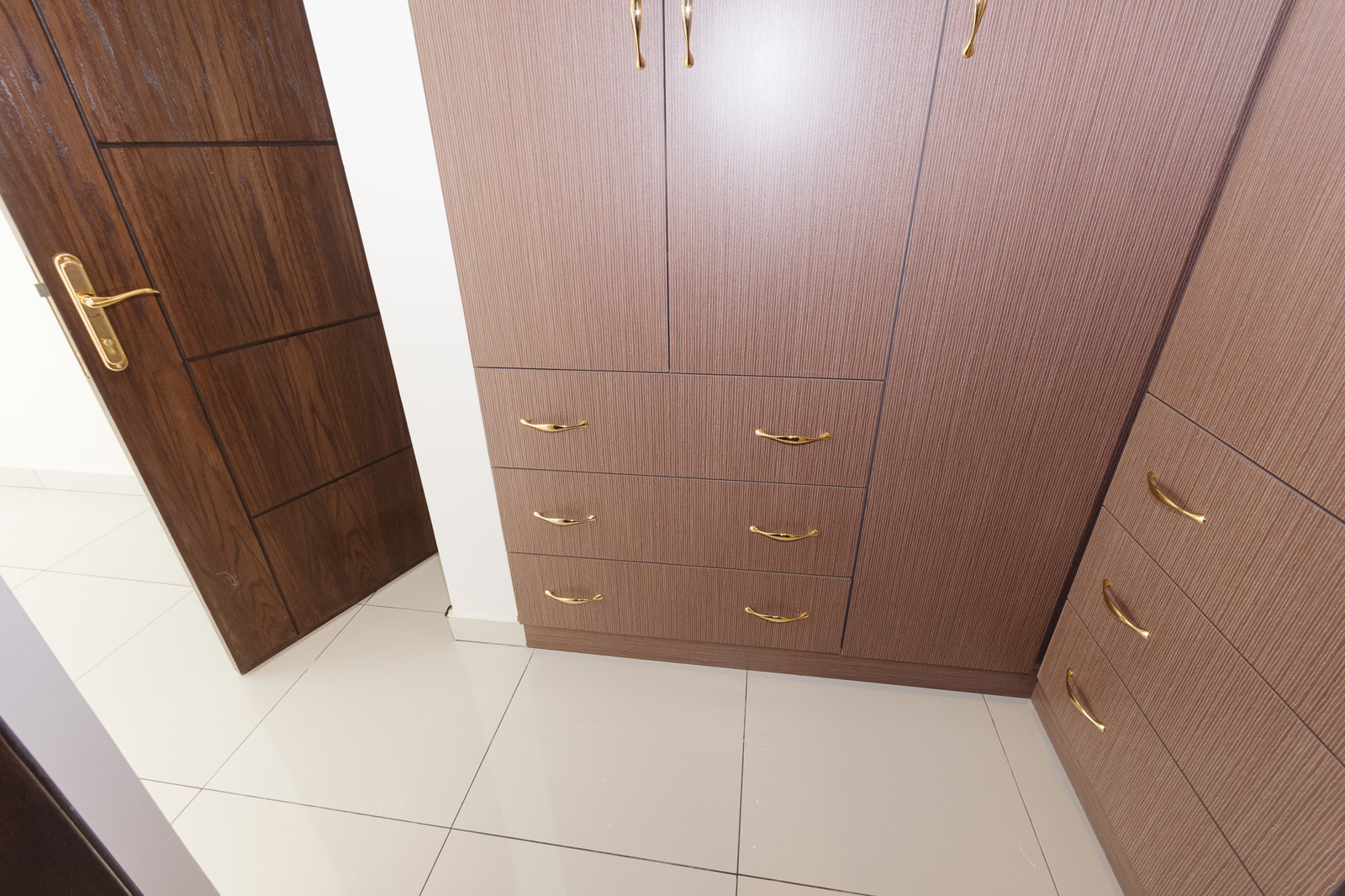Funaitees - modern, unfurnished three bedroom apartment Horizon Q8 ...