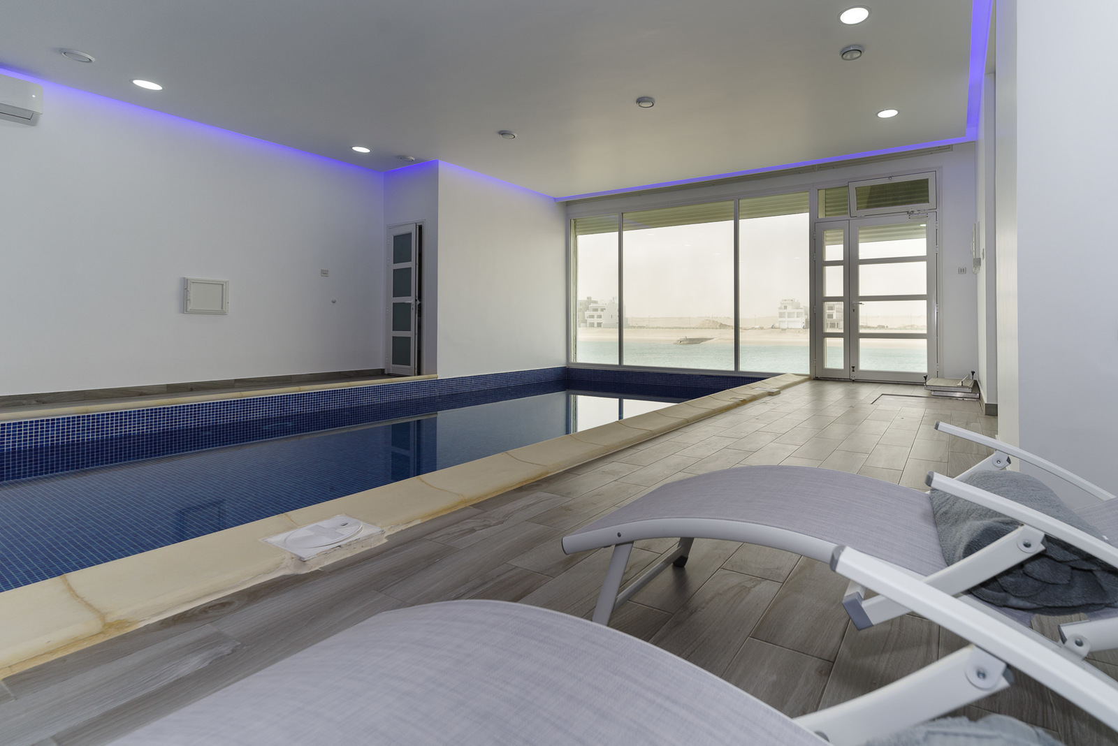 Khiran - great, furnished, four bedroom beach house w/pool Horizon Q8 ...