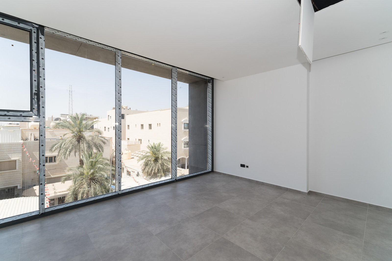 Surra - new, modern, unfurnished, three bedroom apartment w/common roof ...