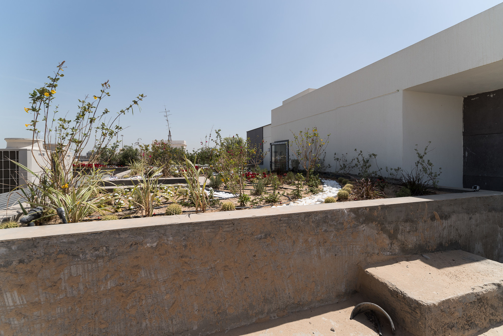 Surra - new, contemporary, unfurnished, two bedroom apartment w/common ...