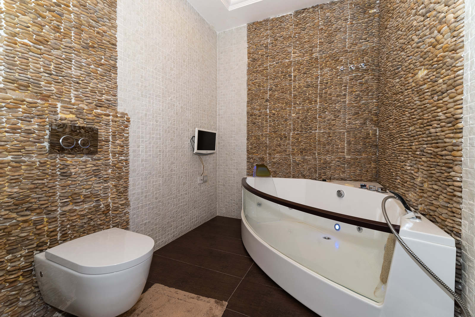 Egaila - fully furnished, five bedroom villa w/pool Horizon Q8 ...