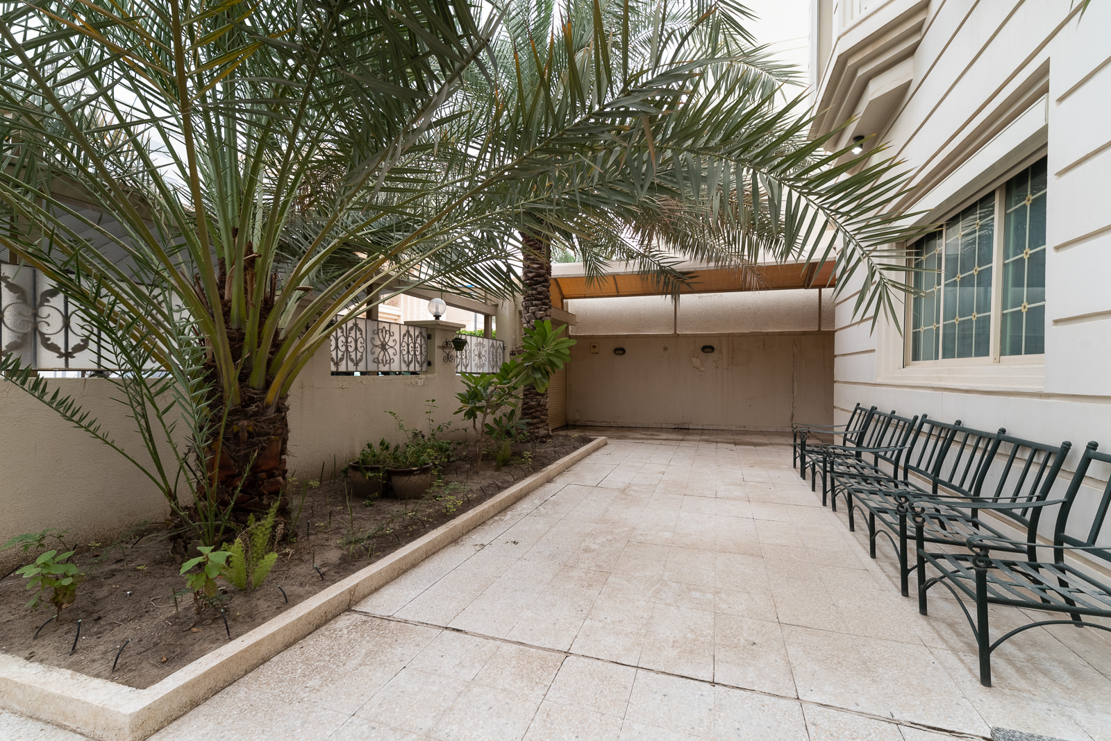 Qortuba - spacious, unfurnished part of villa w/private yard Horizon Q8 ...