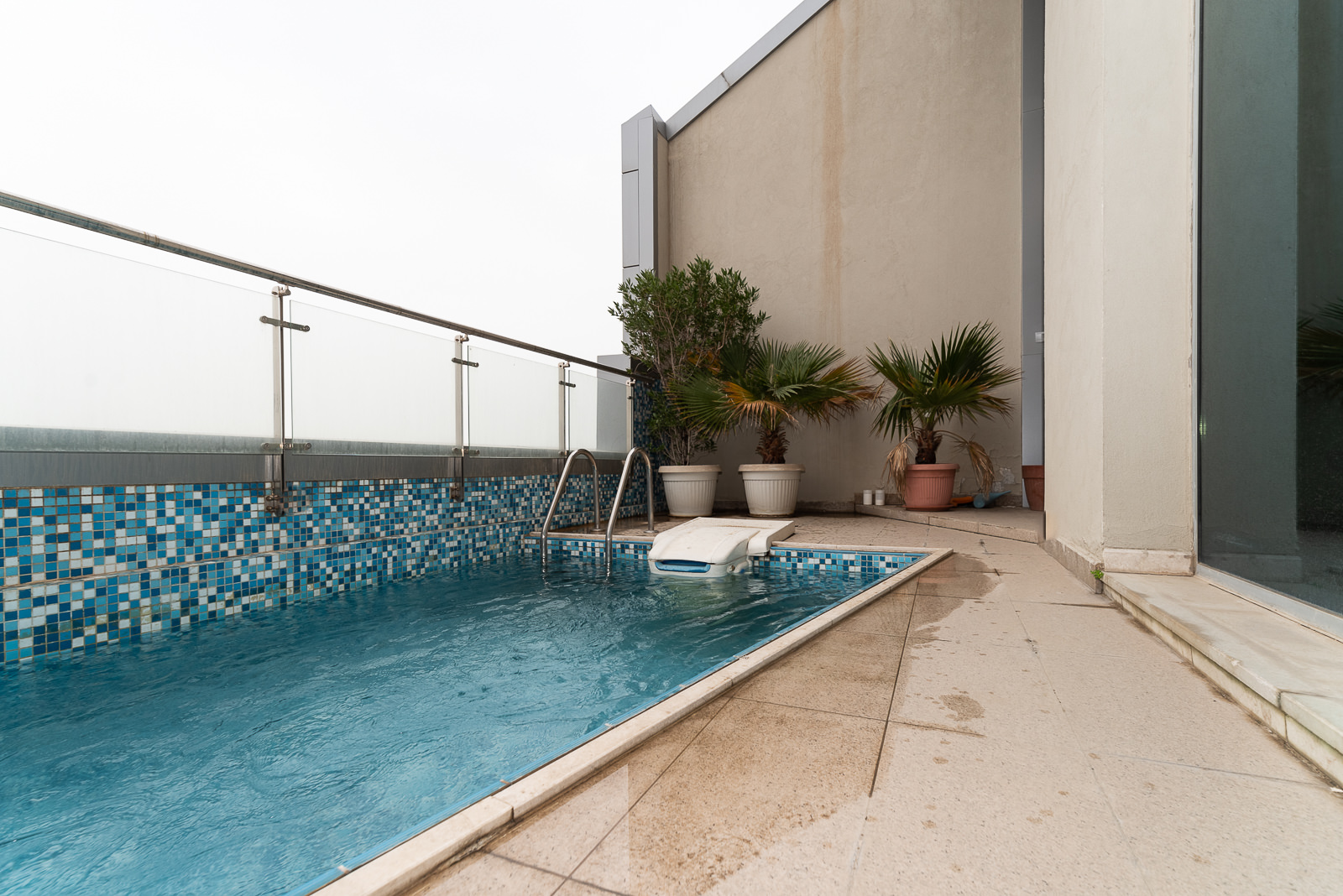 Maidan Hawally - two bedroom, top floor duplex w/private pool Horizon ...