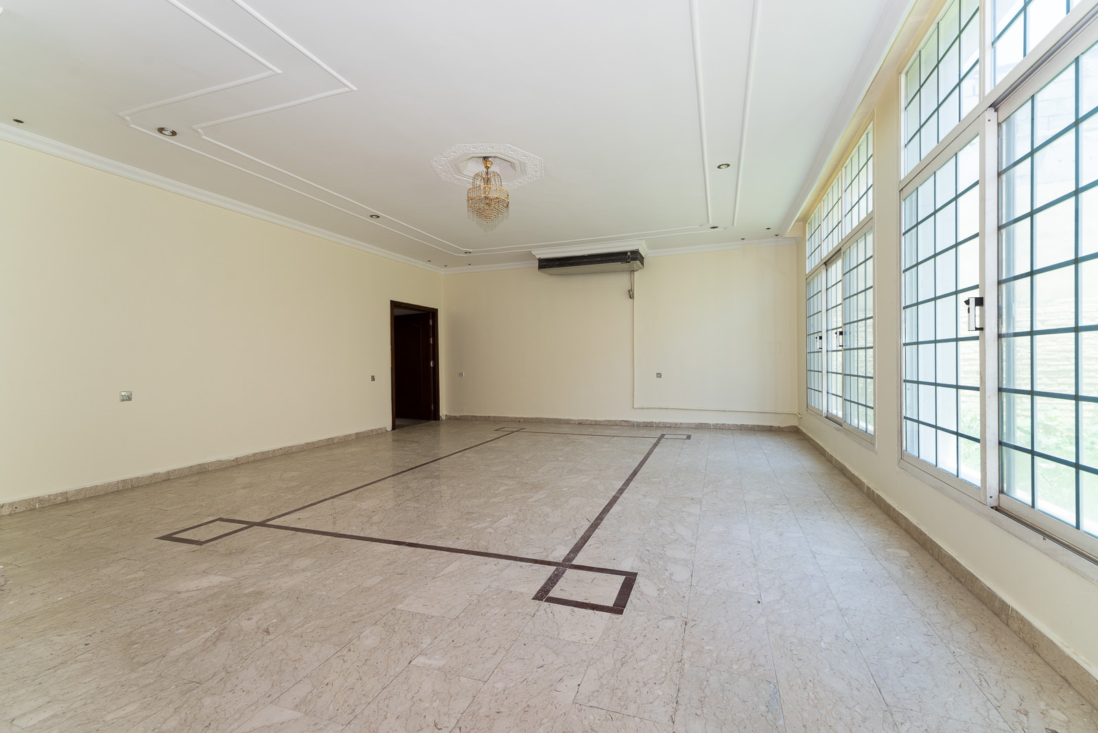 Rawda - older, spacious villa with garden Horizon Q8 & Yarmouk United ...