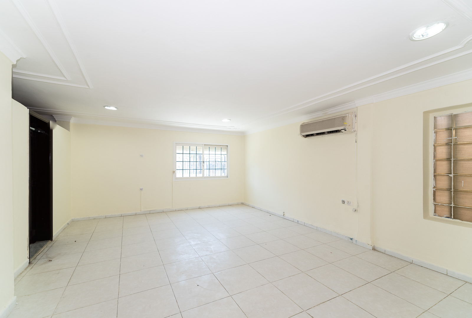 Rawda - older, spacious villa with garden Horizon Q8 & Yarmouk United ...