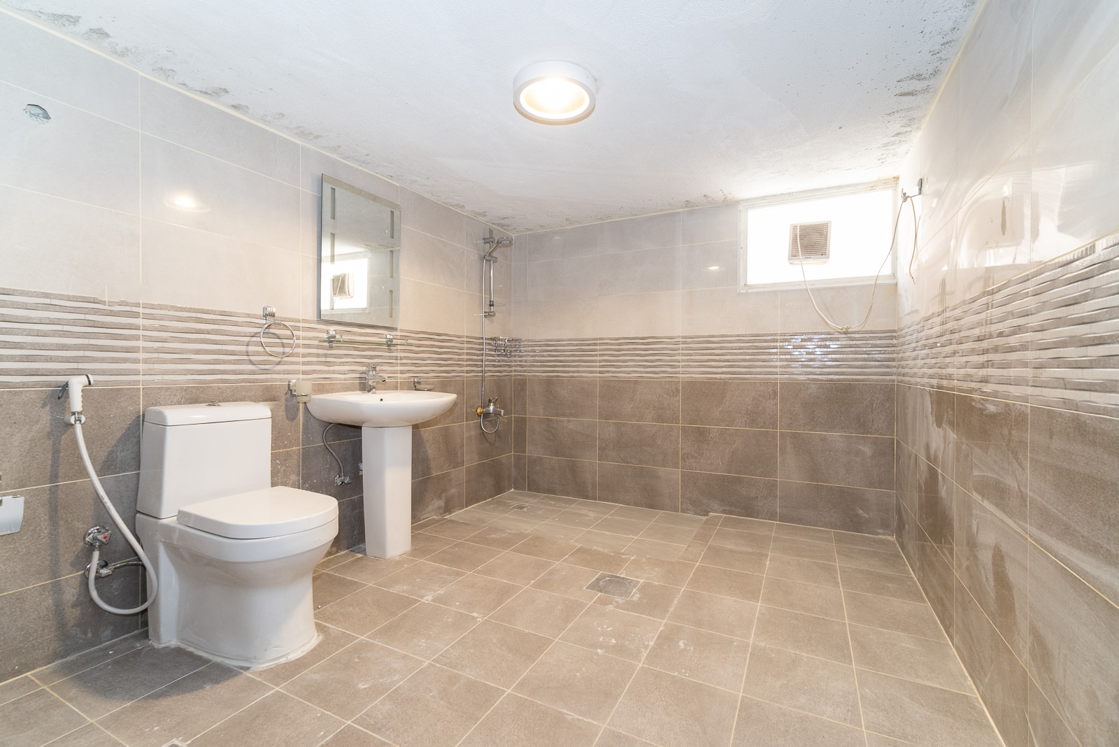 Rawda - older, spacious villa with garden Horizon Q8 & Yarmouk United ...