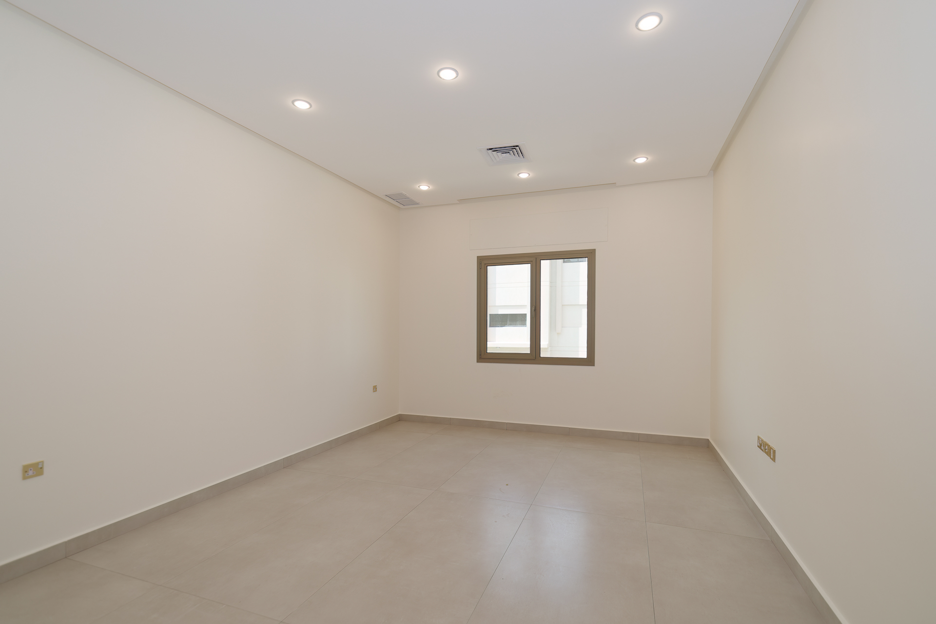 Abu Fatira - new, spacious four bedroom floor w/driver room Horizon Q8 ...