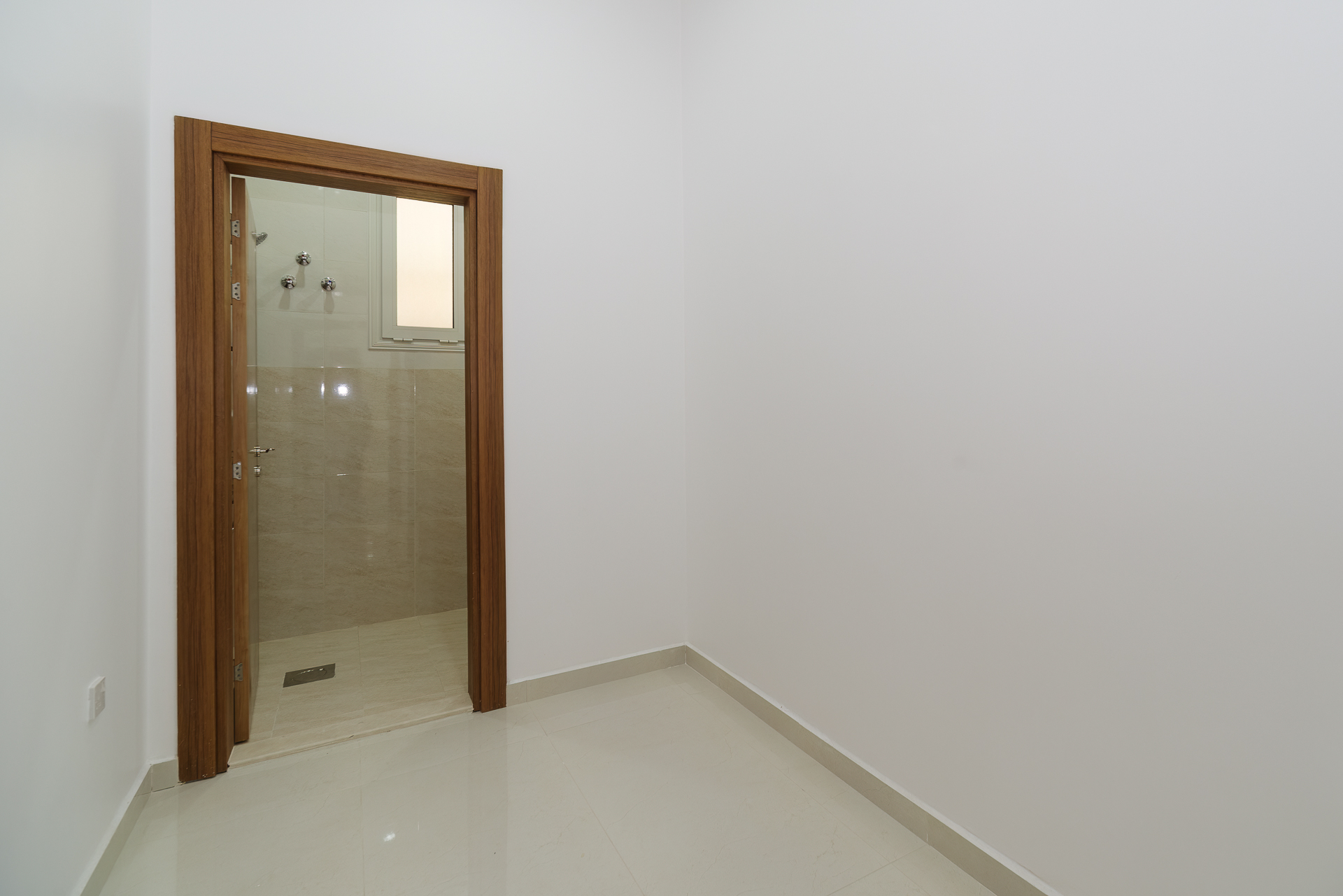 Salam - 450m2, unfurnished three master bedroom floor Horizon Q8 ...