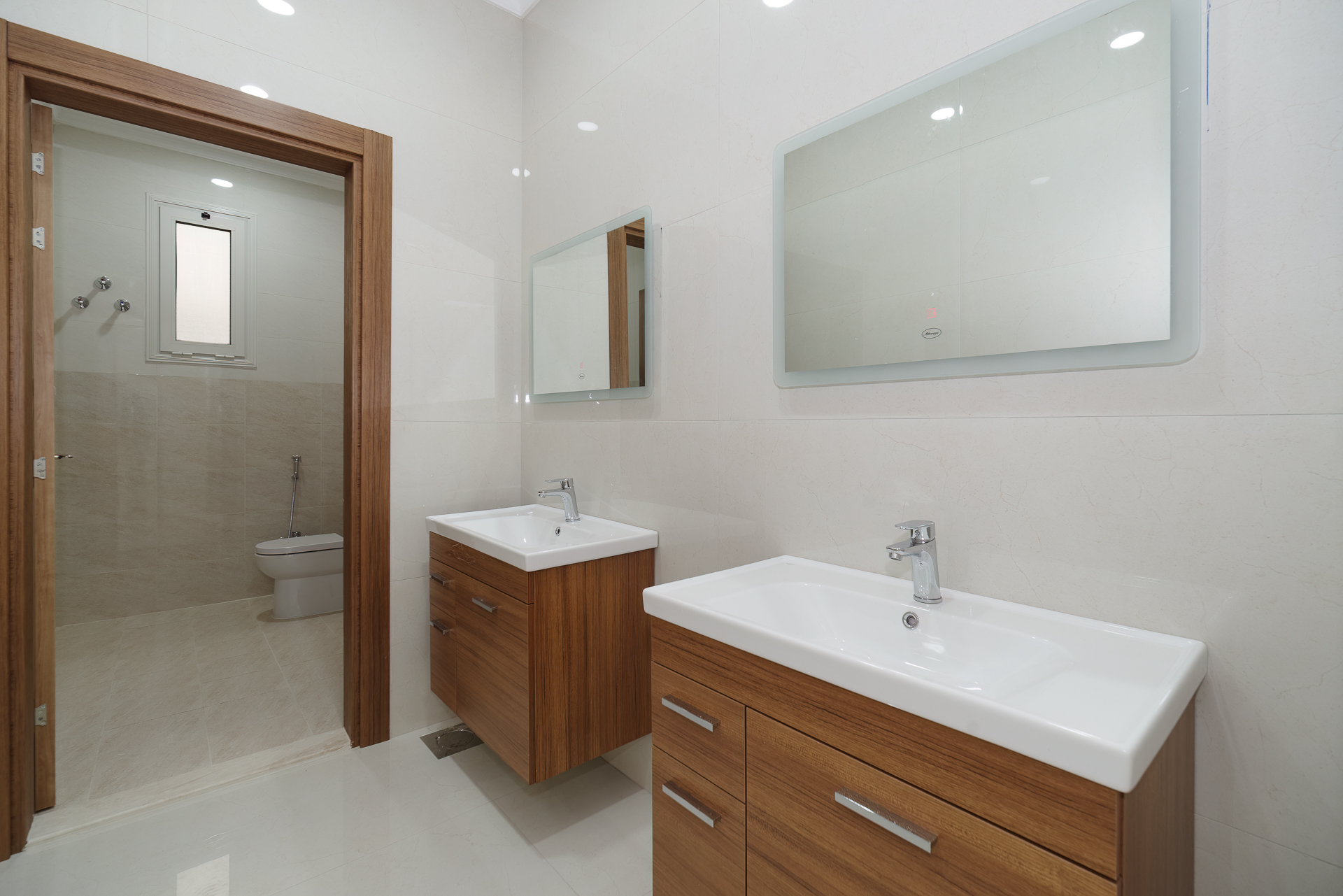 Salam - 450m2, unfurnished three master bedroom floor Horizon Q8 ...
