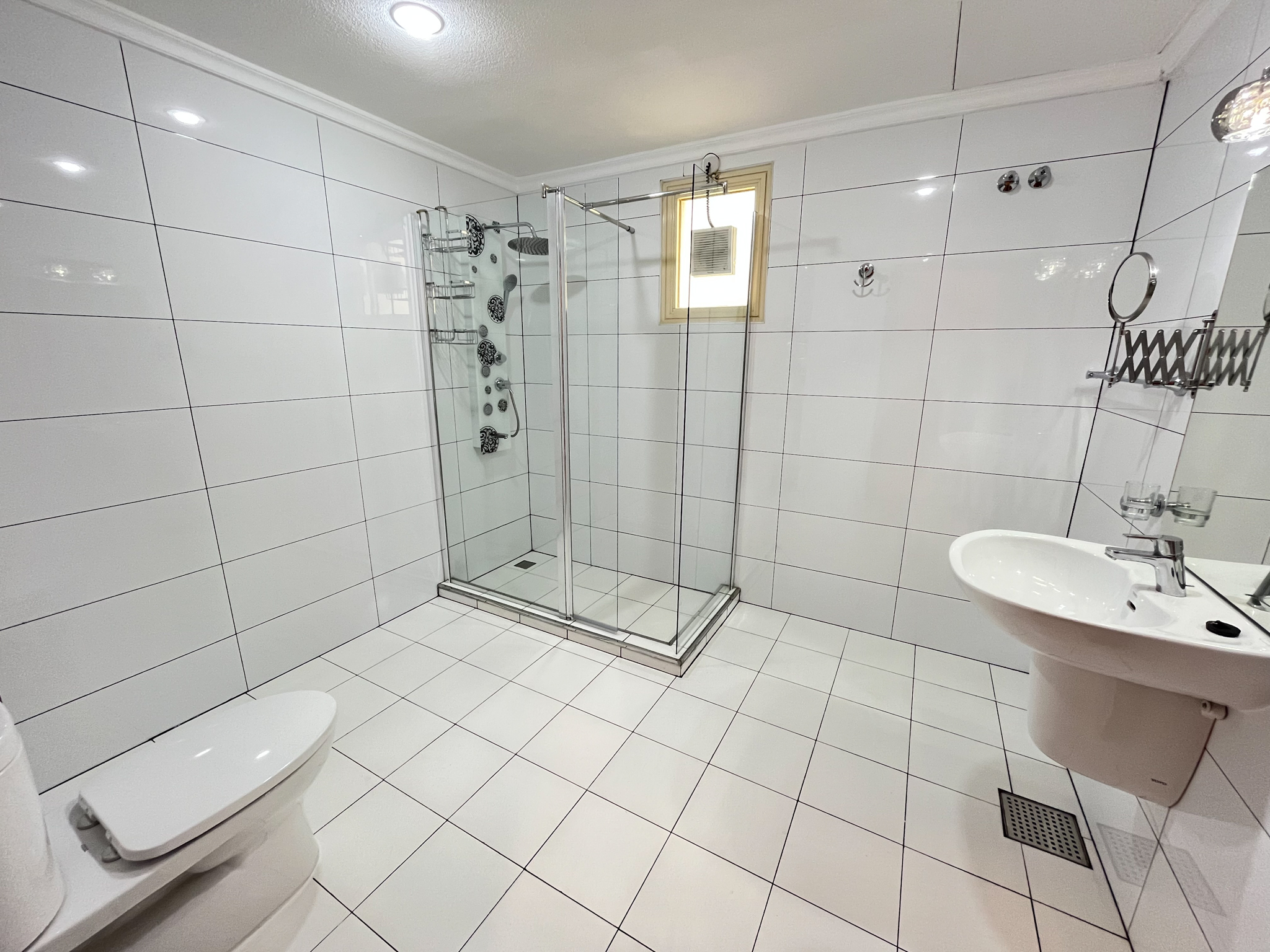 Qortuba - great, spacious five bedroom floor w/roof terrace Horizon Q8 ...