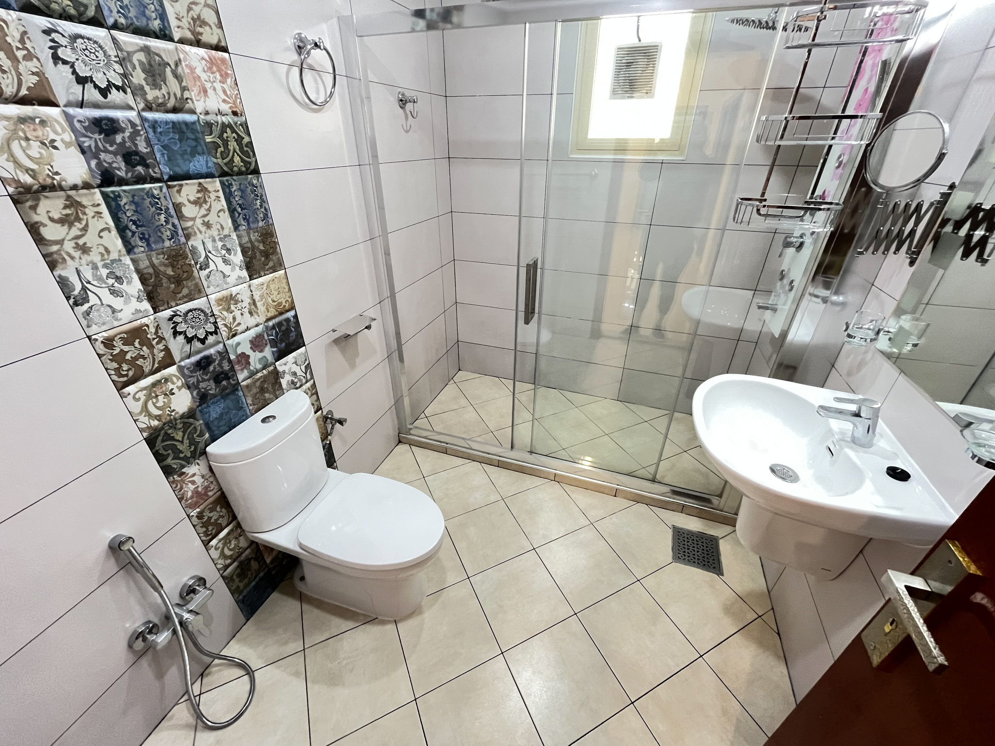 Qortuba - great, spacious five bedroom floor w/roof terrace Horizon Q8 ...