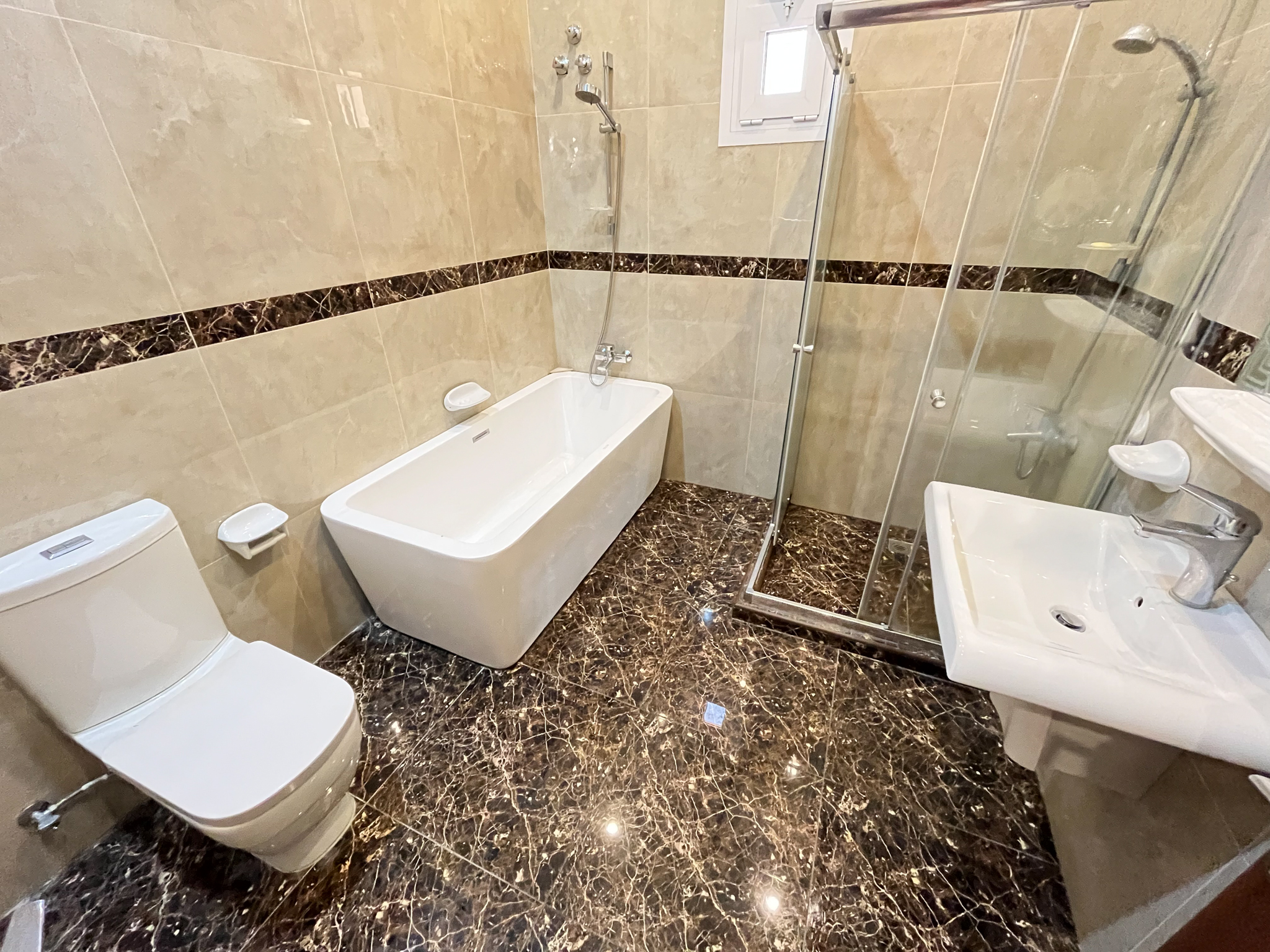 Salam - lovely, unfunished four bedroom floor Horizon Q8 & Yarmouk ...