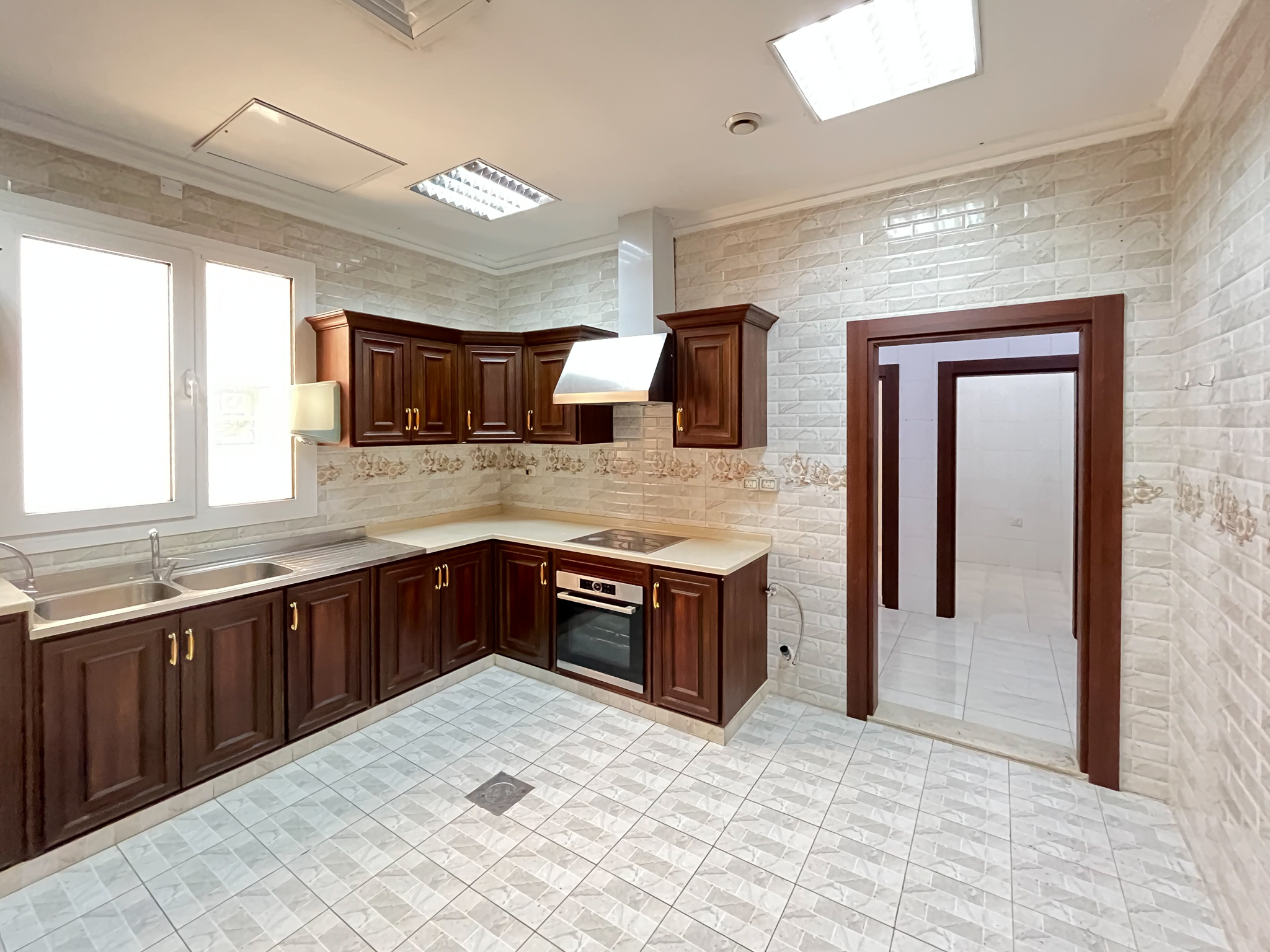 Salam - lovely, unfunished four bedroom floor Horizon Q8 & Yarmouk ...