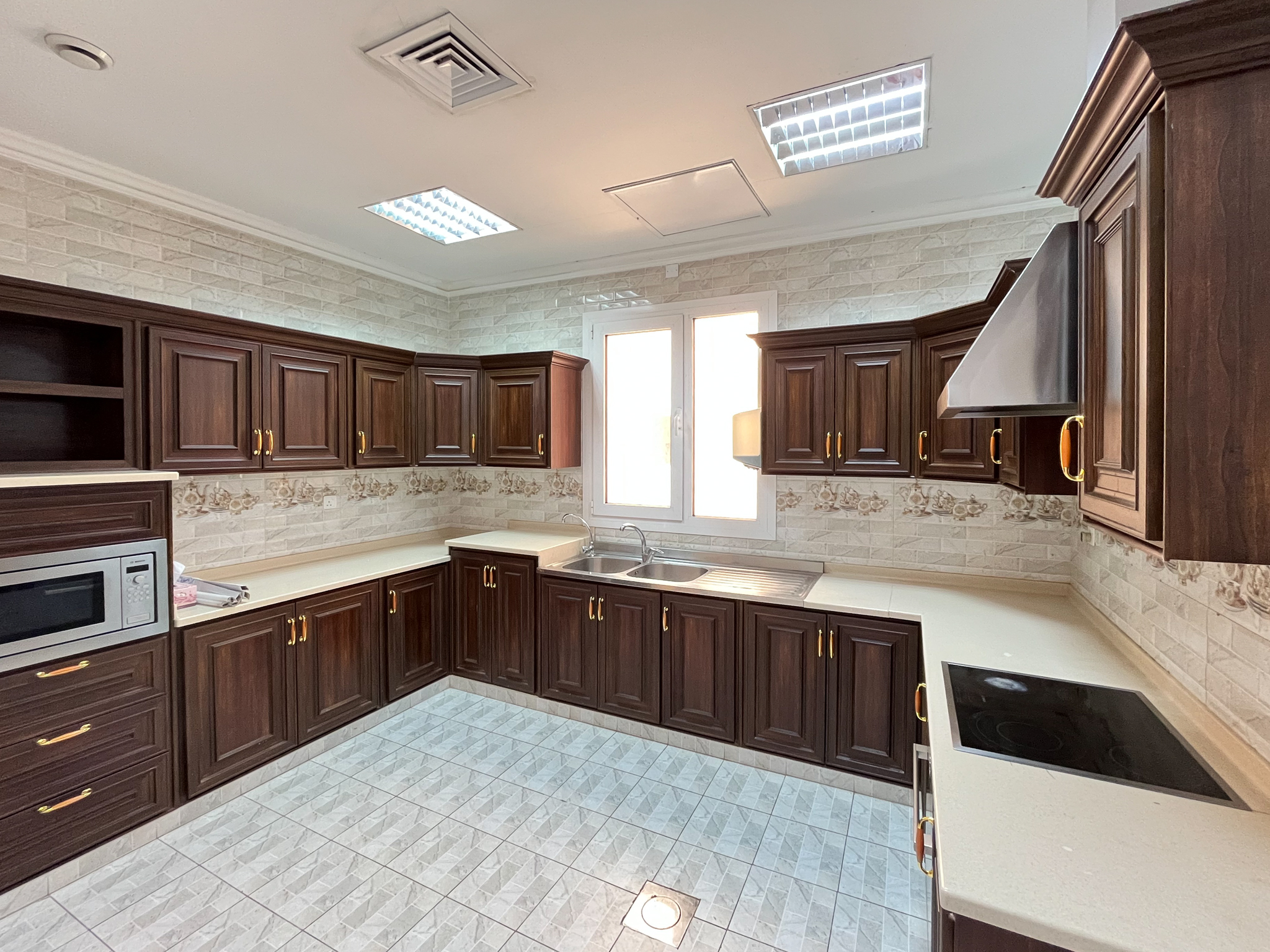 Salam - lovely, unfunished four bedroom floor Horizon Q8 & Yarmouk ...
