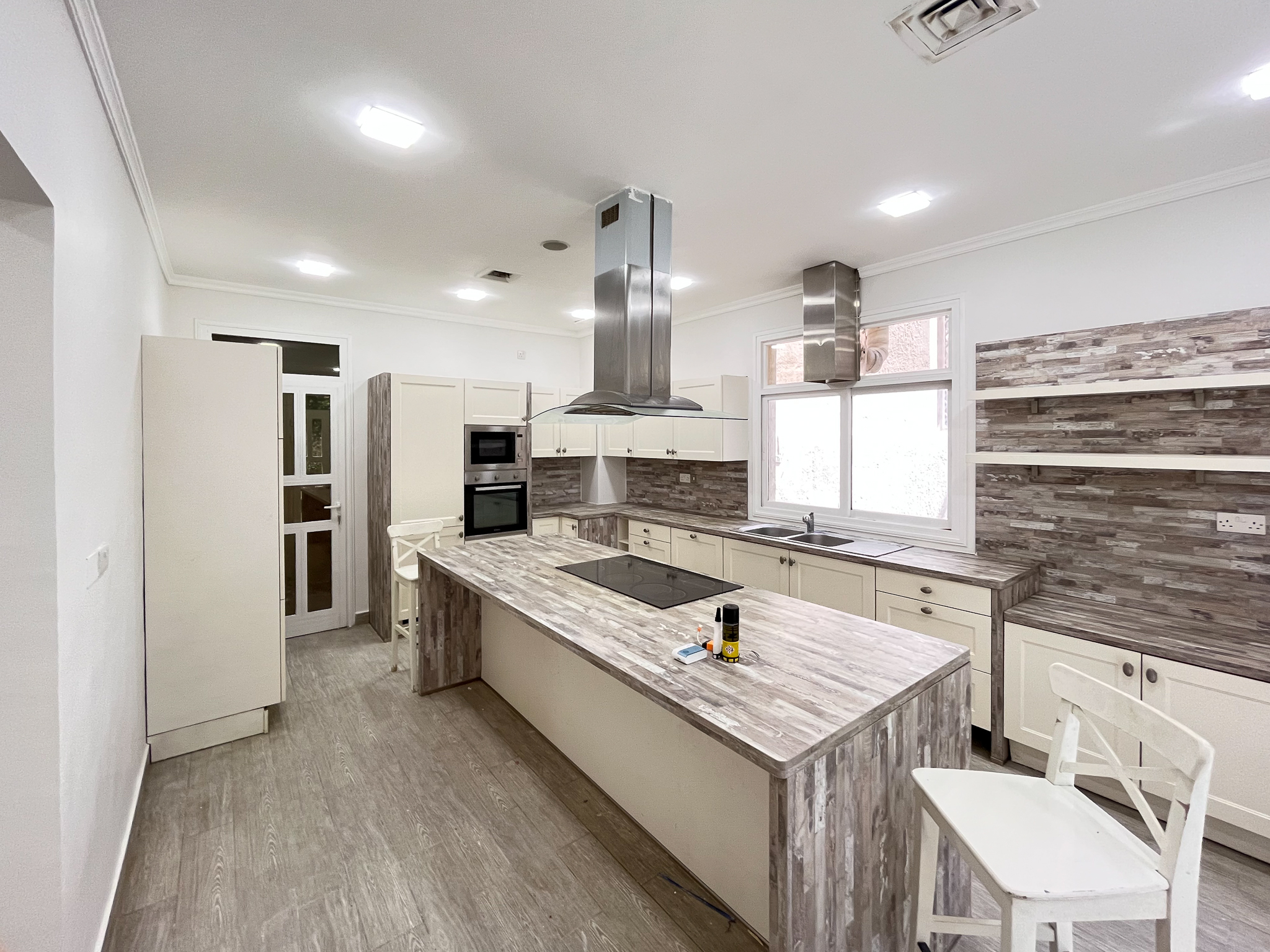 Abu Al Hasania - unfurnished four bedroom villa w/garden Horizon Q8 ...