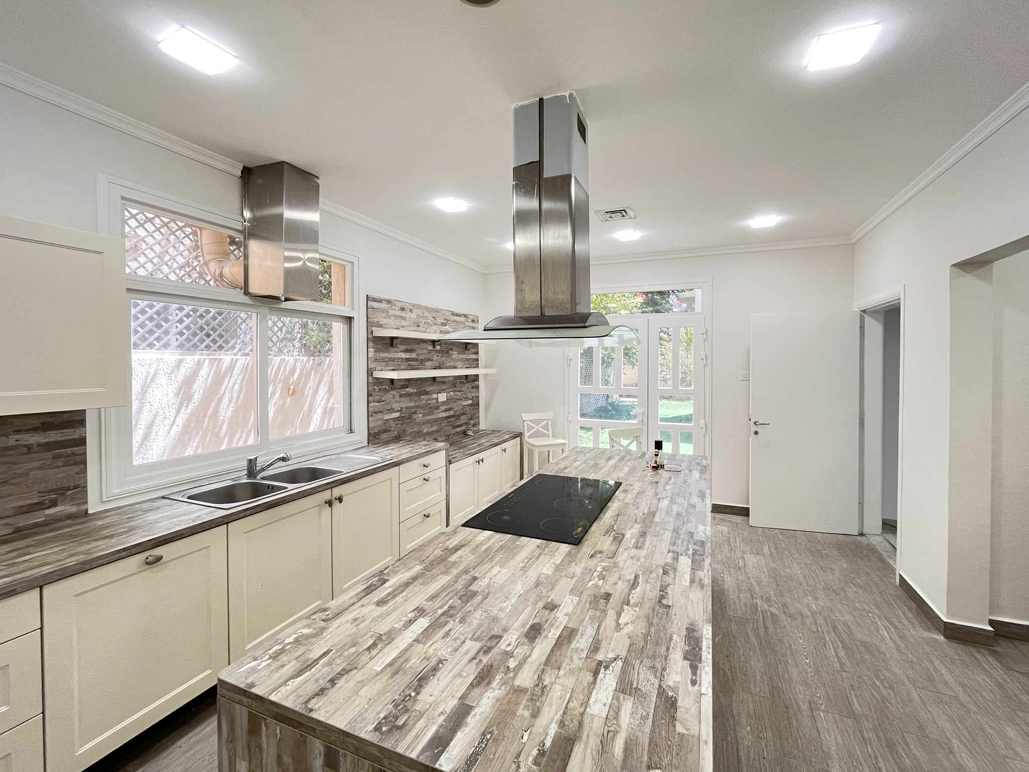 Abu Al Hasania - unfurnished four bedroom villa w/garden Horizon Q8 ...