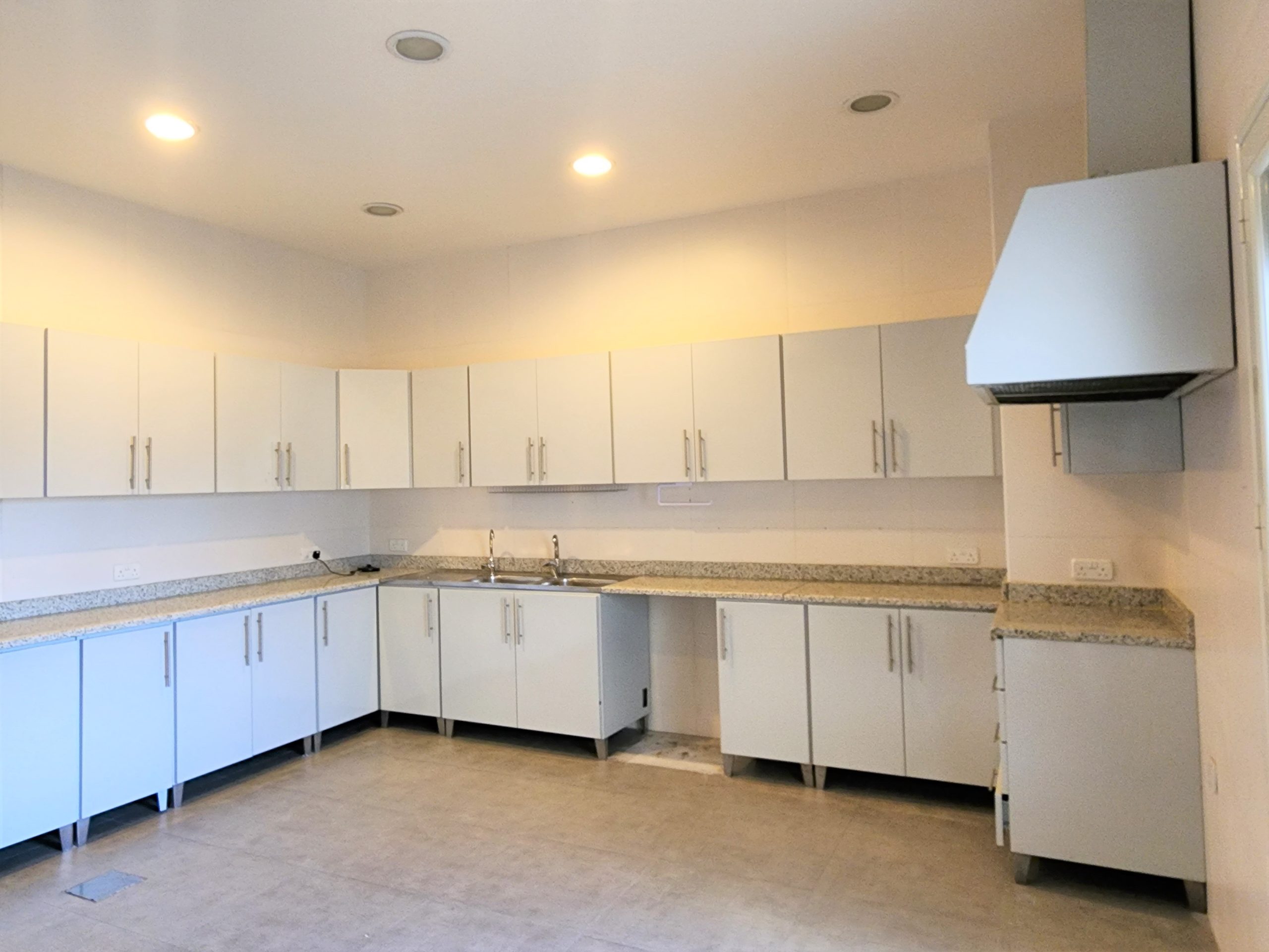 Faiha - fantastic, spacious, four bedroom floor w/balconies Horizon Q8 ...