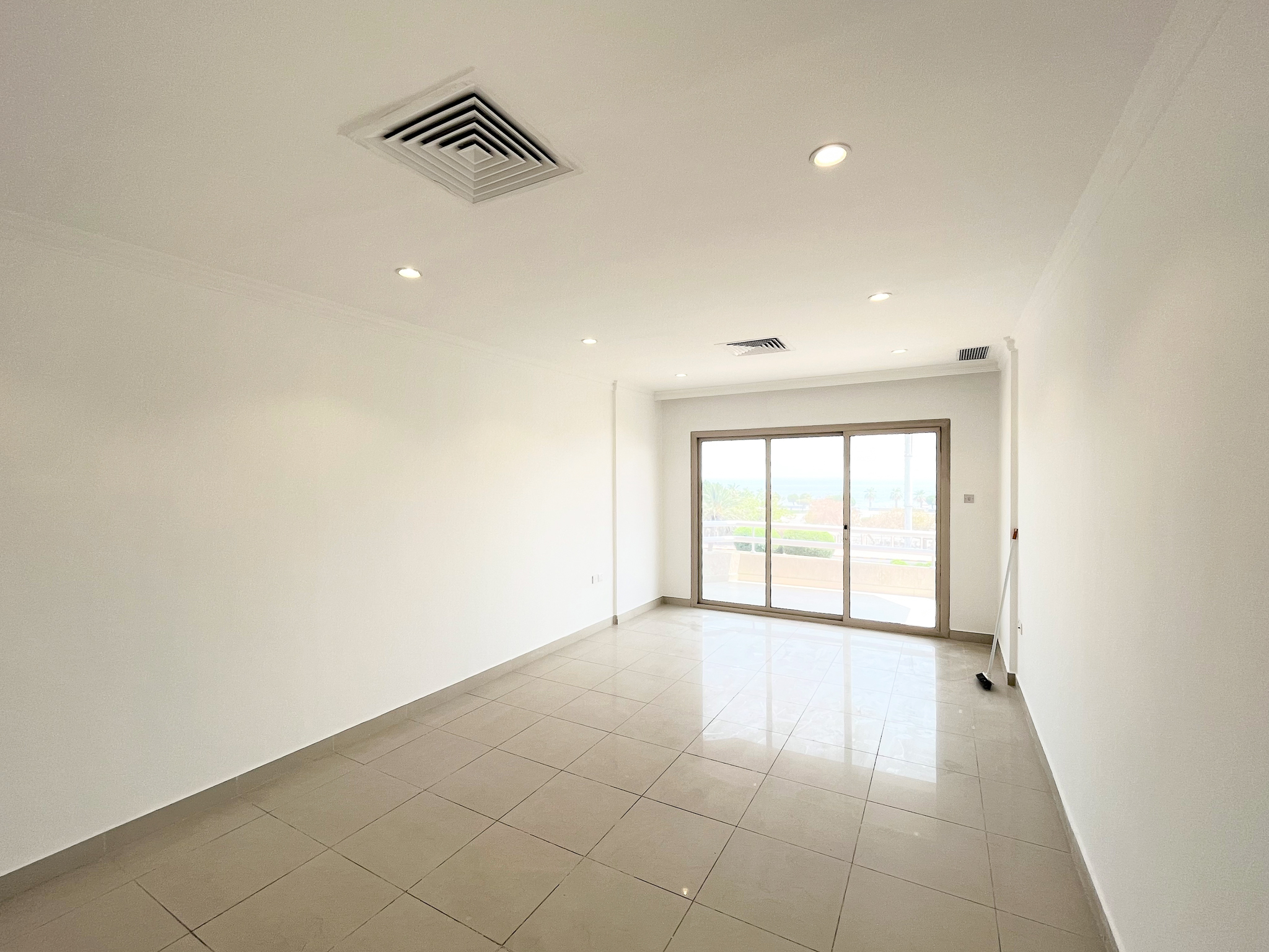 Fintas - spacious, three bedroom sea view apartment w/balcony Horizon ...