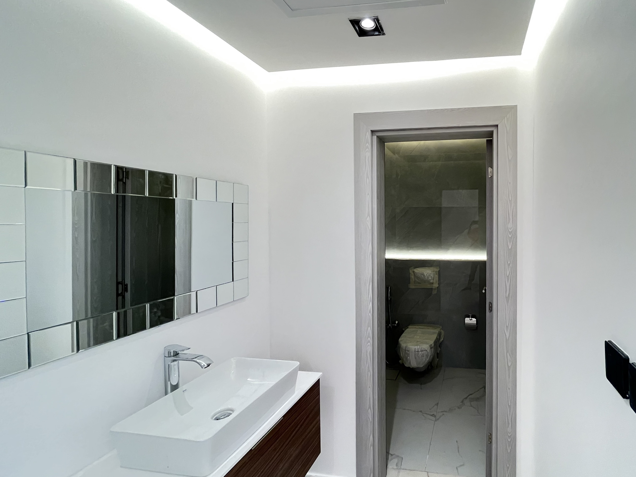 Shamiya- brand new, four master bedroom villas /private yards Horizon ...