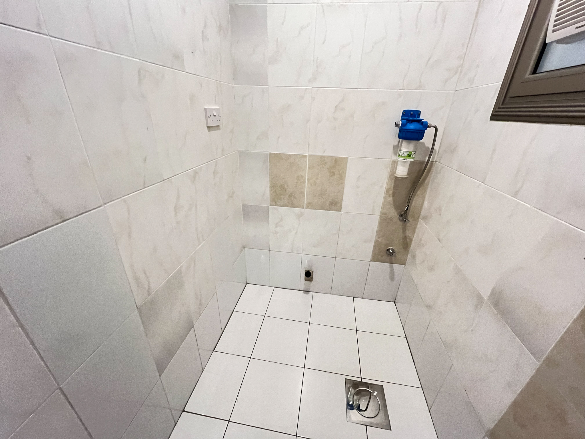 Salam - lovely, spacious four bedroom ground floor w/outside space ...