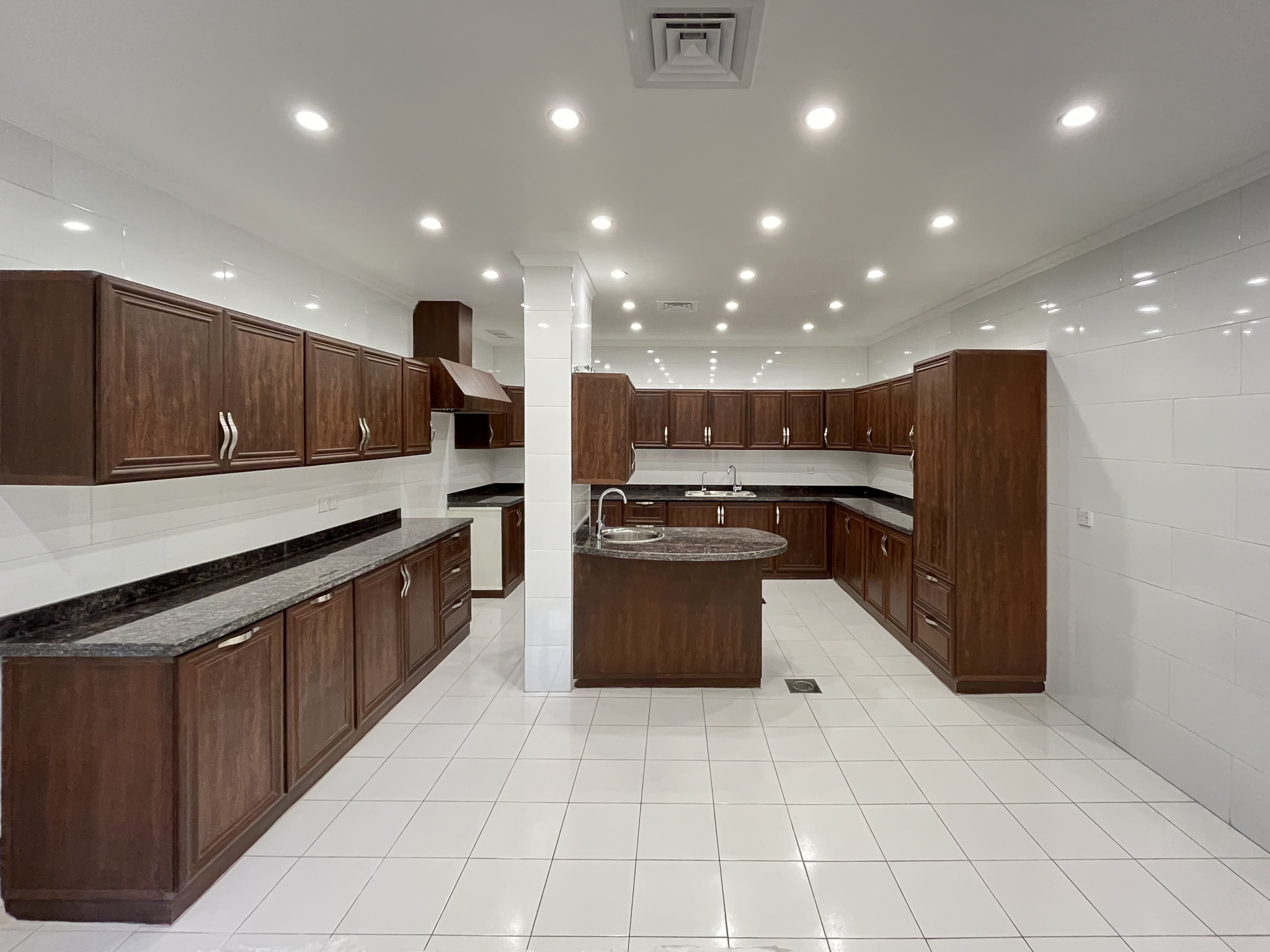 Salam - lovely, spacious four bedroom ground floor w/outside space ...