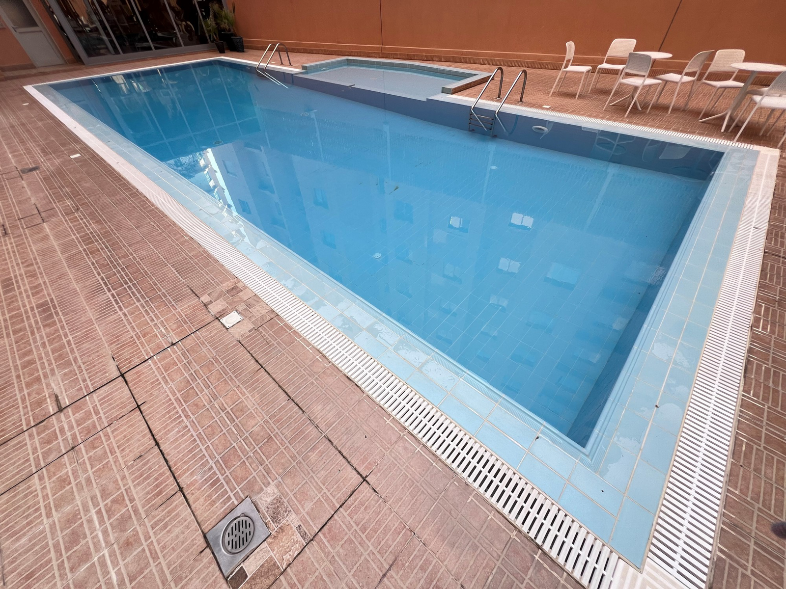 Salmiya - for rent, furnished one bedrom apartments w/facilities ...