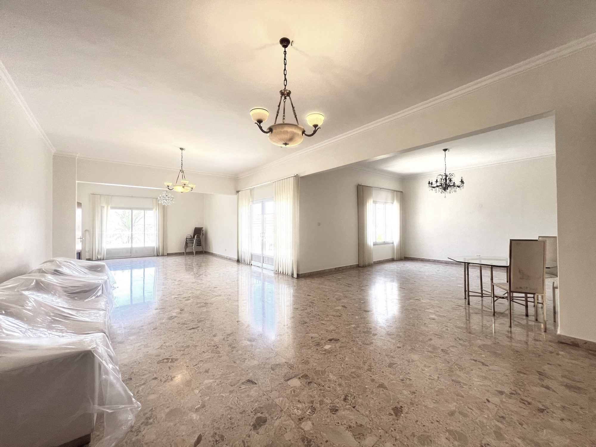 Nuzha - very spacious three bedroom floor w/terrace Horizon Q8 ...