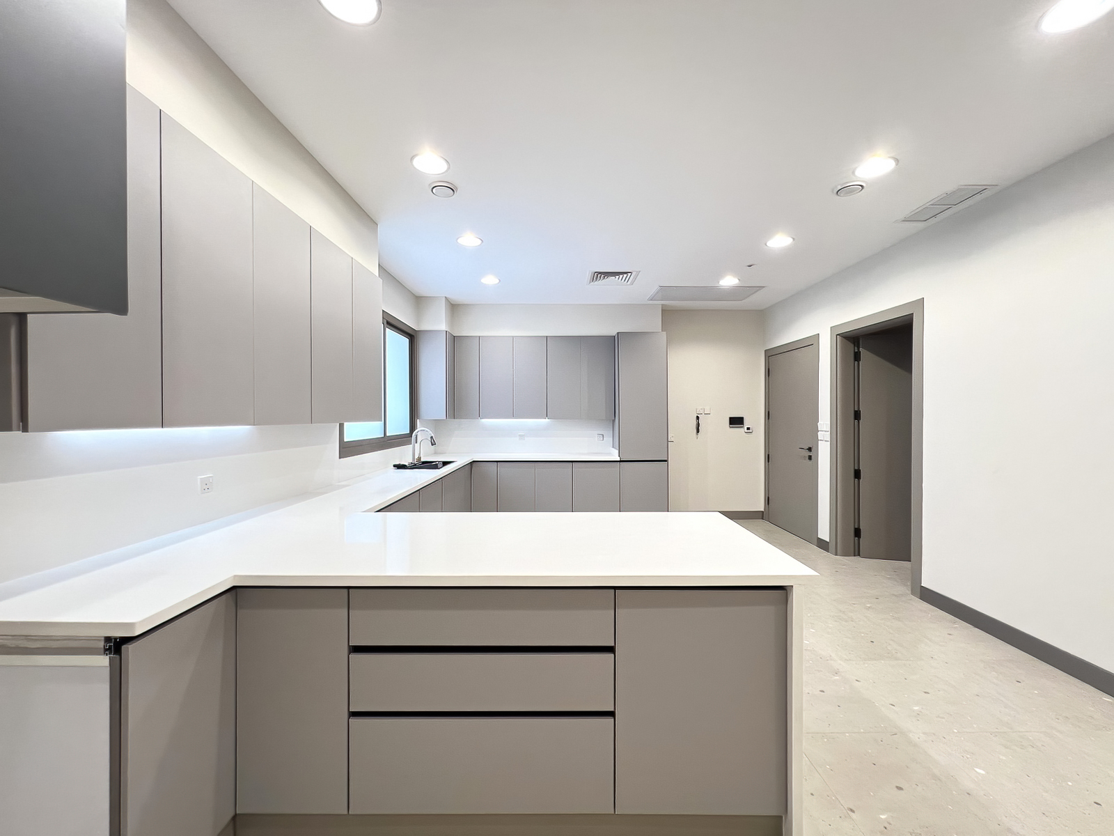 Abu Fatira - brand new, five master bedroom floor w/large balcony ...