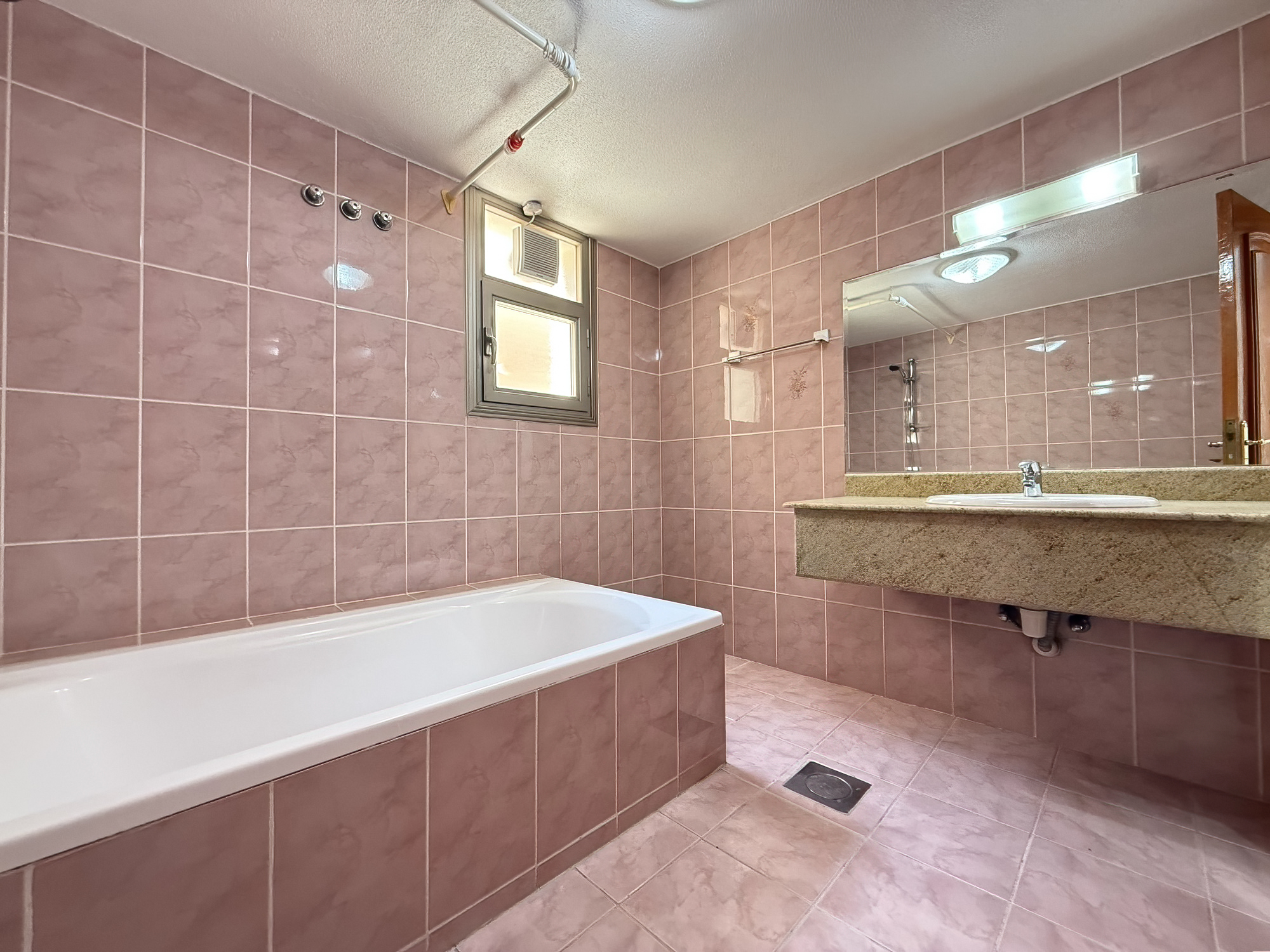 Horizon Q8 Salam 2300-31 Horizon Q8 & Yarmouk United Real Estate Co