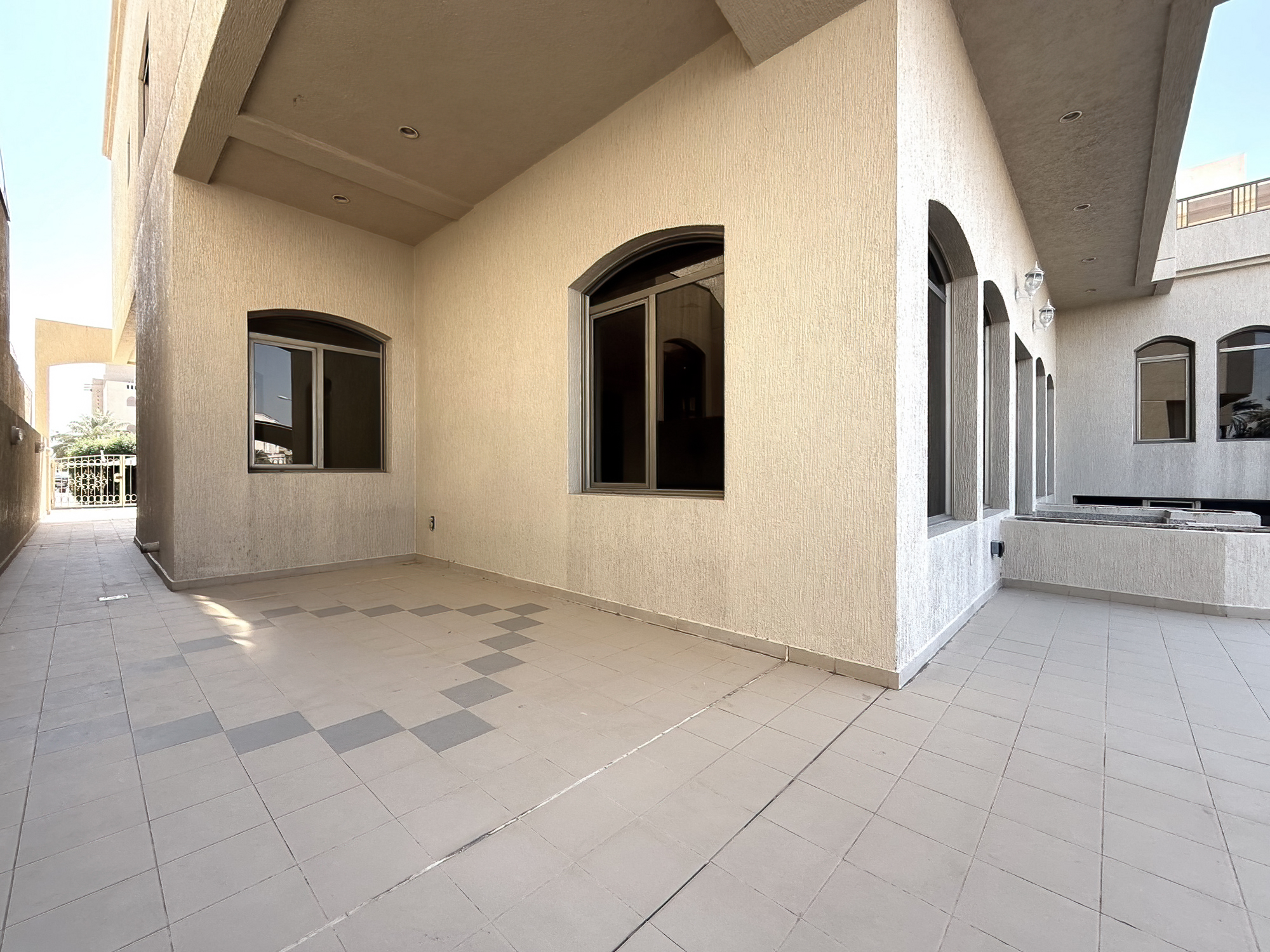 Horizon Q8 Salam 2300-40 Horizon Q8 & Yarmouk United Real Estate Co